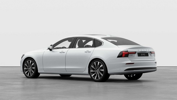 볼보 S90 런치 에디션 출시…50대 한정, 가격은 7390만원